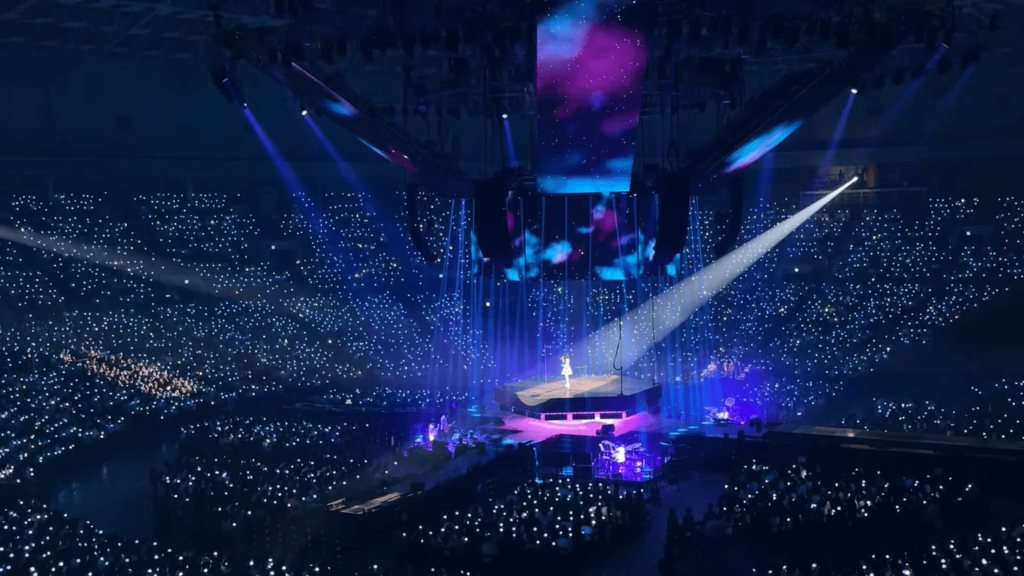 Nhìn lại sân khấu 360 độ hoành tráng của IU fan concert tại KSPO Dome